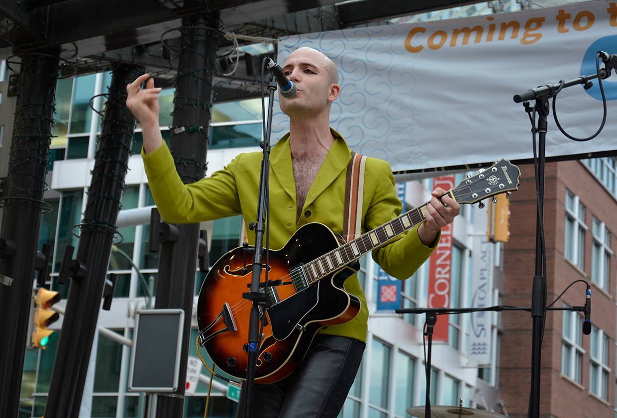 Bedhead Sessions: Glam rocker Kurt Riley plays CFCU Summer Concert ...